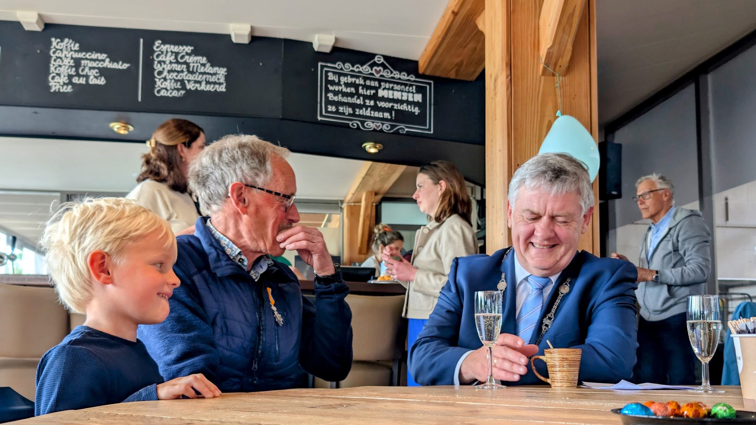 Koninklijke verrassing voor Kees Witteveen! - Astra Alteria